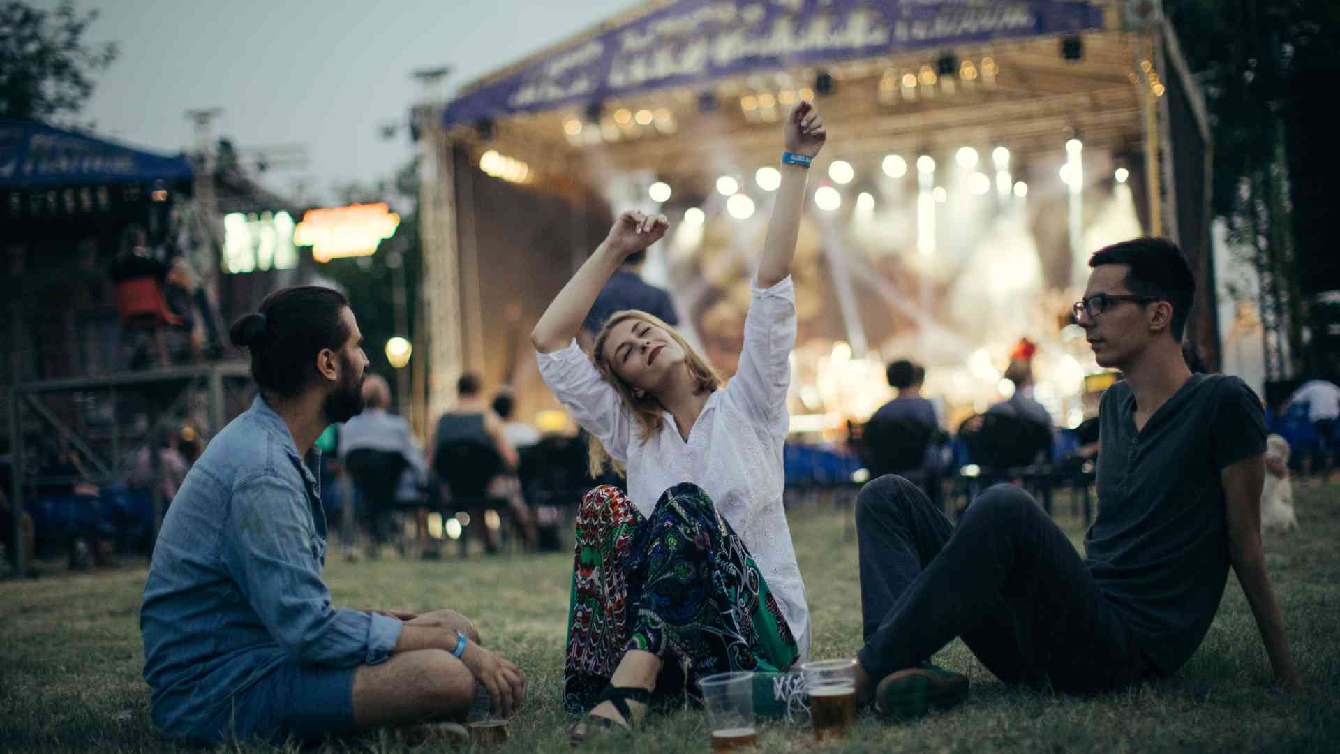 Come vestirsi a un concerto o festival: outfit consigliati per ogni ...